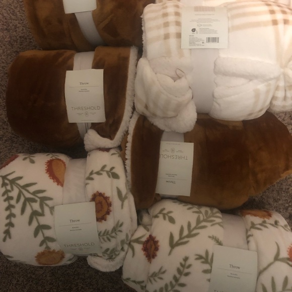 Threshold | Bedding | Threshold Floral And Plaid Throw Blanket ...